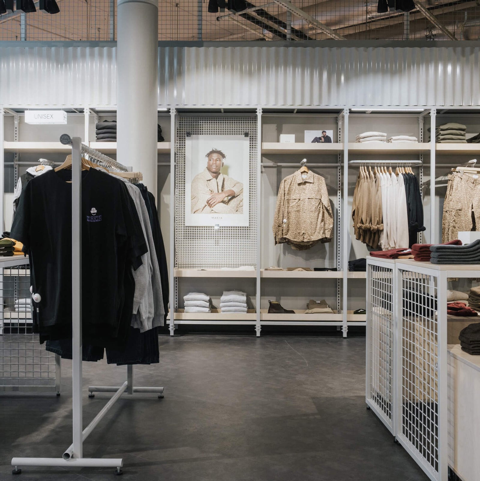 Stores – Makia